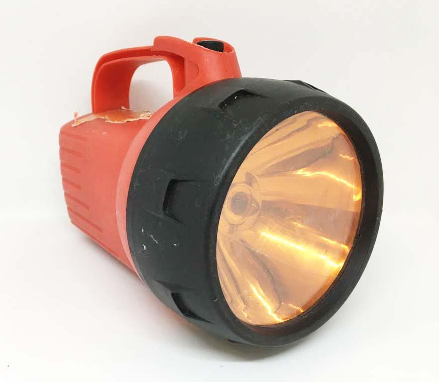 Arlec Red 1990s Halogen Globe Torch – The Prop Collective